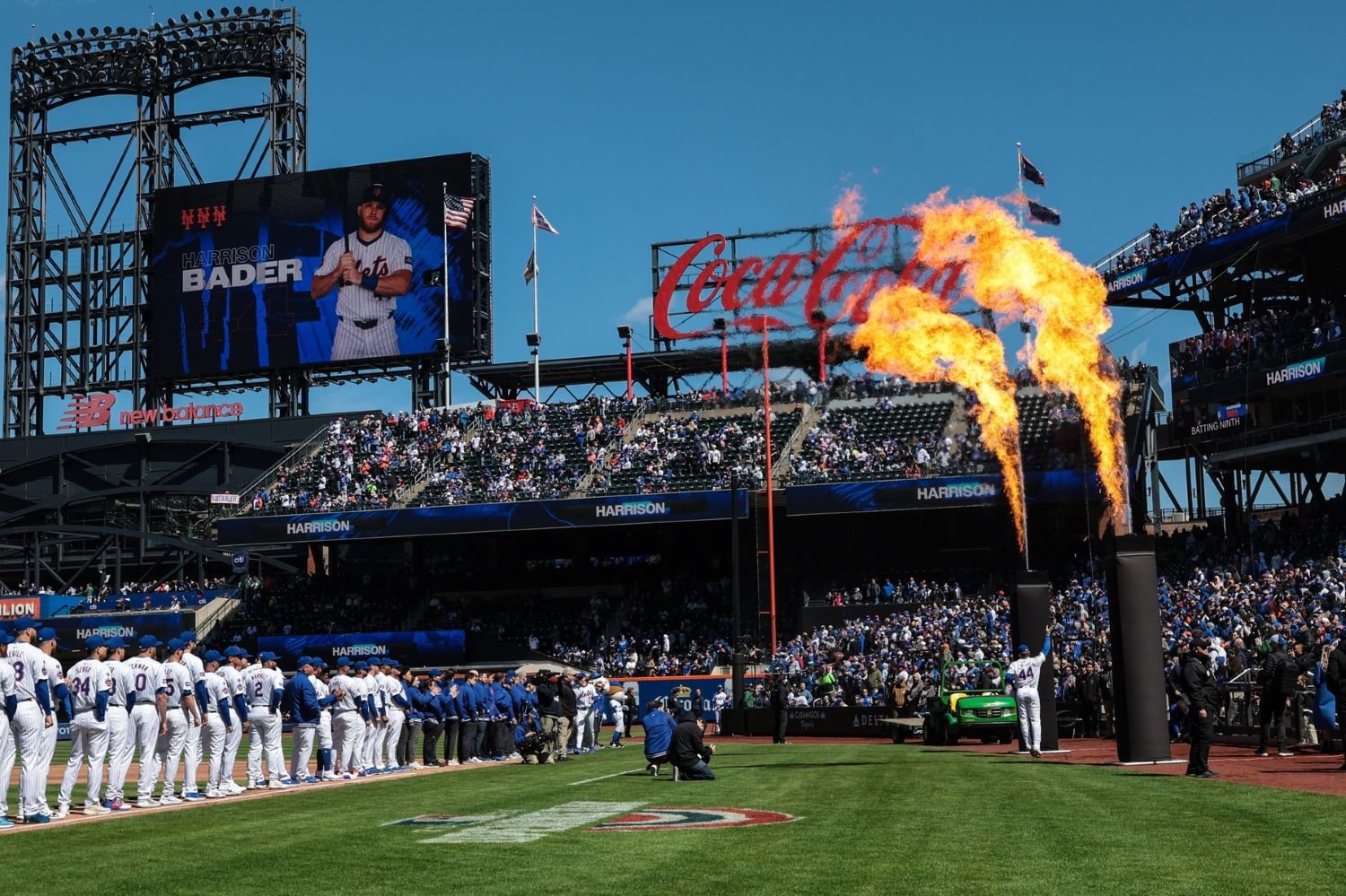 FIREWORKS: Brewers', Mets' Benches and Bullpens Empty on Opening Day ...